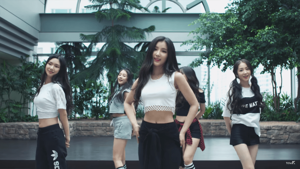 WATCH: Rookie Girl Group ELRIS Shines In MV For "My Star" - What The Kpop