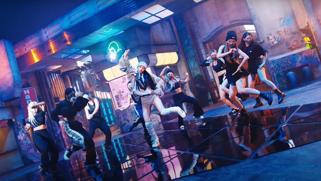 WATCH: BLACKPINK's Lisa Makes Highly-Anticipated Solo Debut With ...